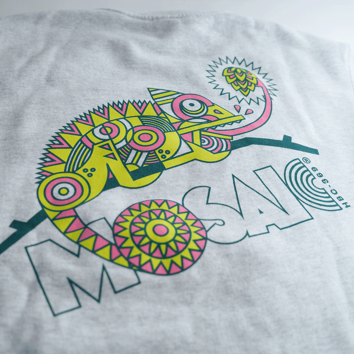 Mosaic® White Heather Crew – VarieTees®